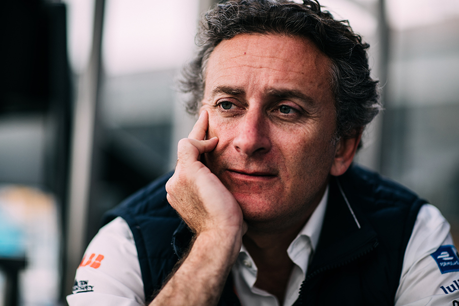 Alejandro Agag wins Outstanding Contribution to MotorSport Award at PMW ...
