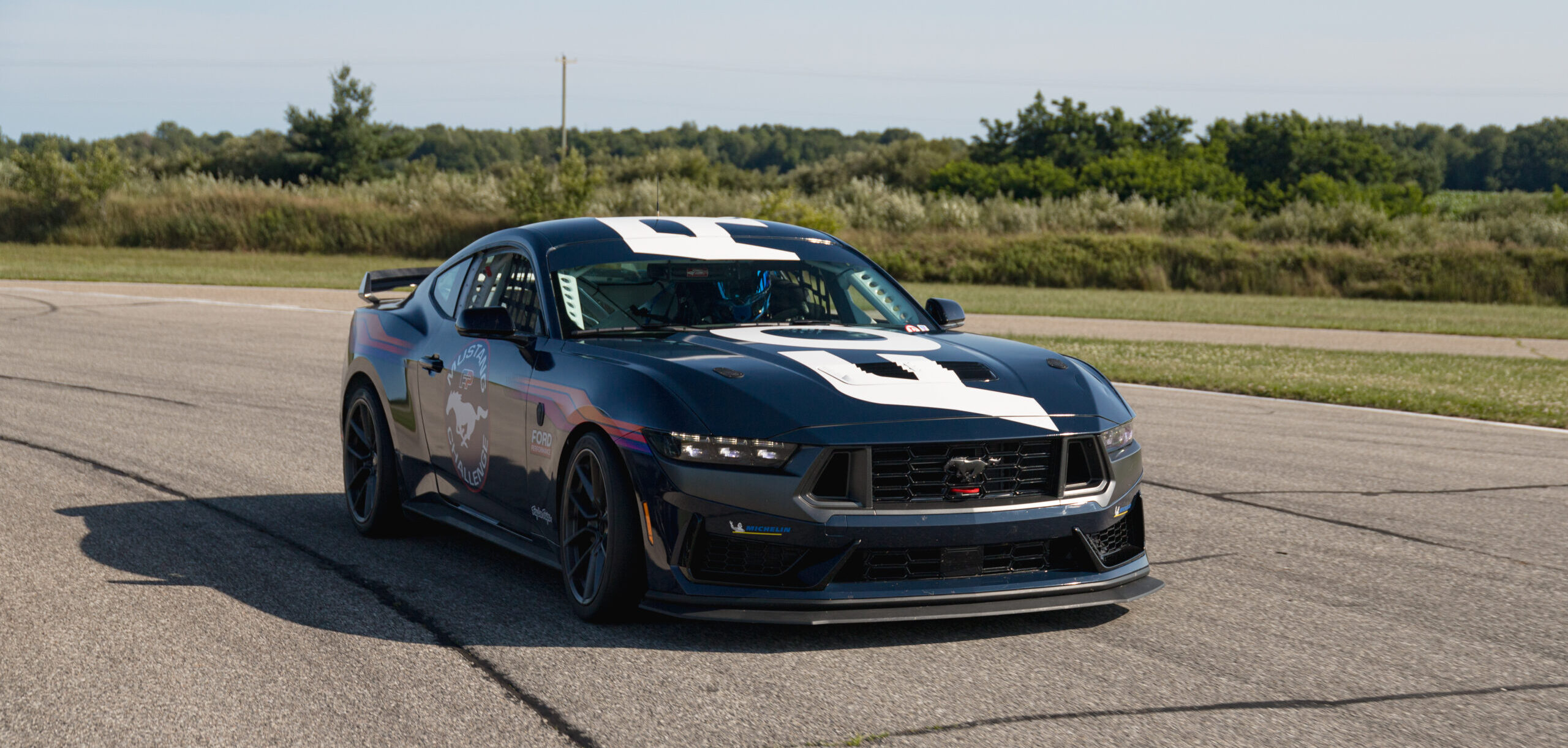 VIDEO: Ford Performance unveils Mustang Dark Horse R | Professional ...