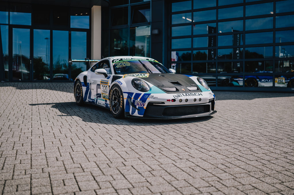 Bcomp, Porsche Motorsport and Four Motors unveil natural-fiber ...